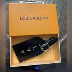 Louis Vuitton | Accessories | Authentic Louis Vuitton Black Heat ...